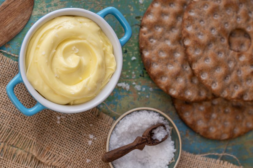 Olive oil butter spread (homemade & spreadable) • Electric Blue Food